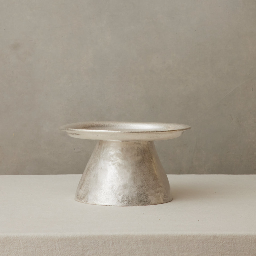 Heami Lee Raised Platter 02 – Roman and Williams Guild